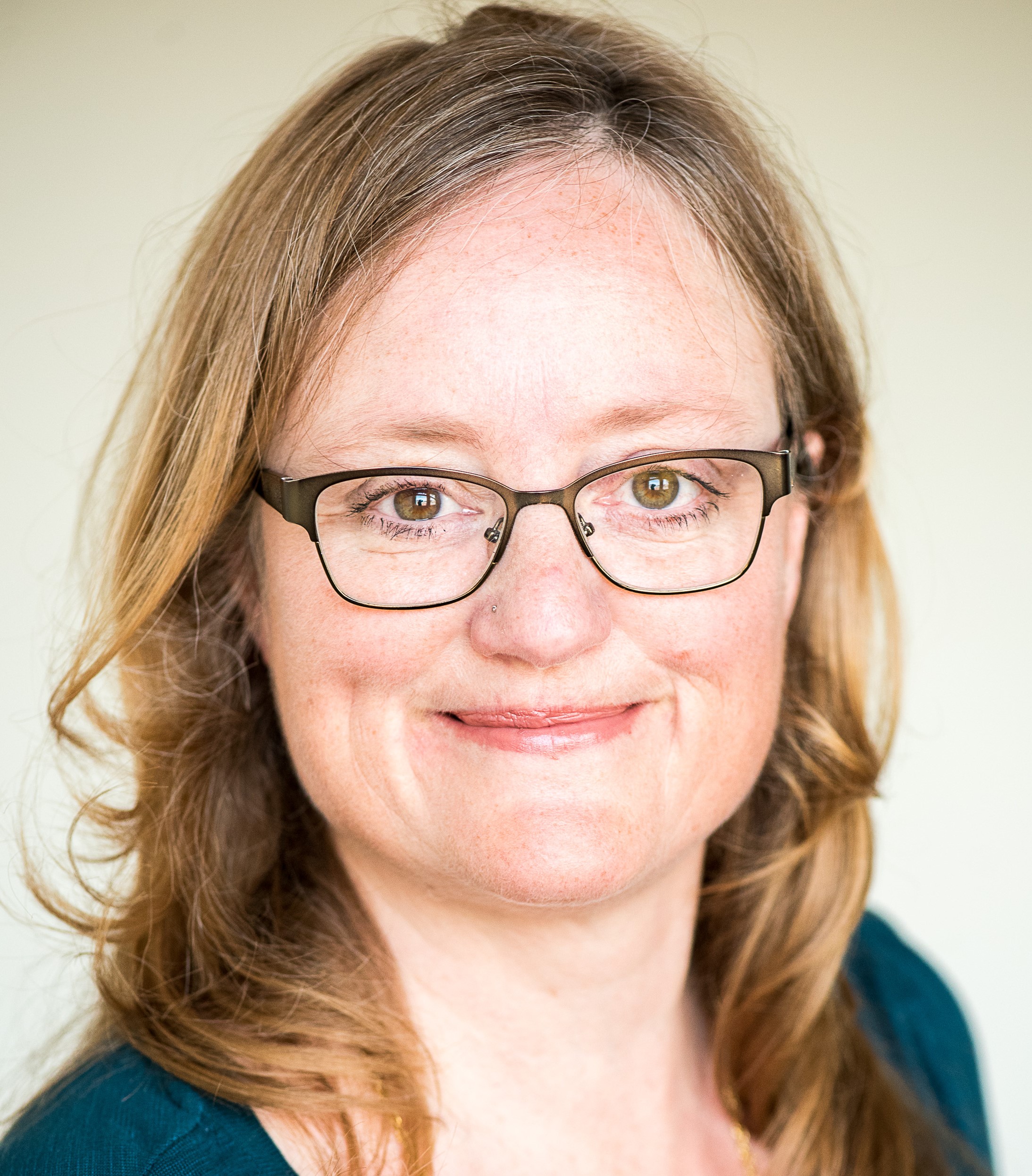 About Lauren Carter | The Authors Book Club