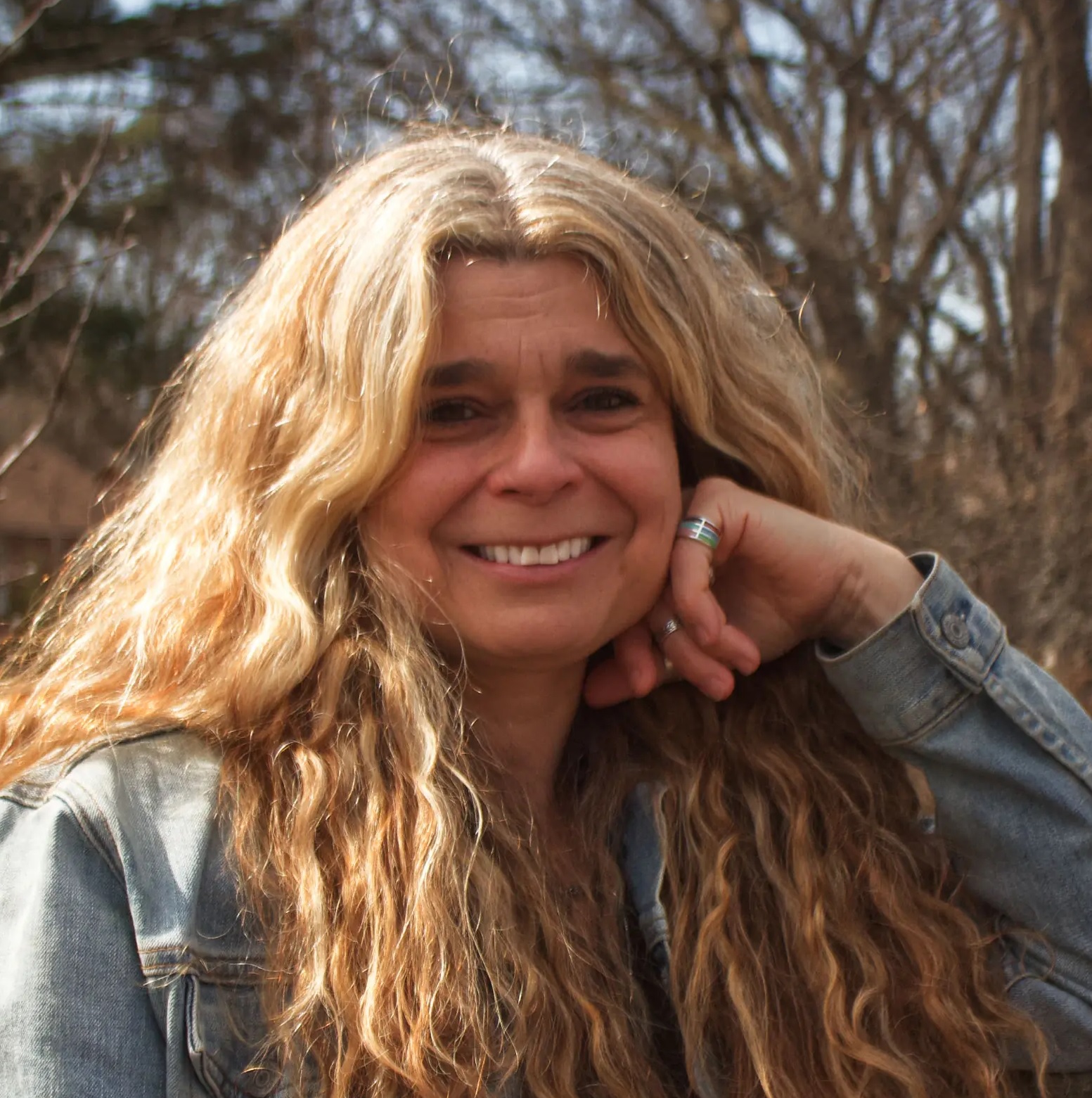 About Laura Pratt | The Authors Book Club